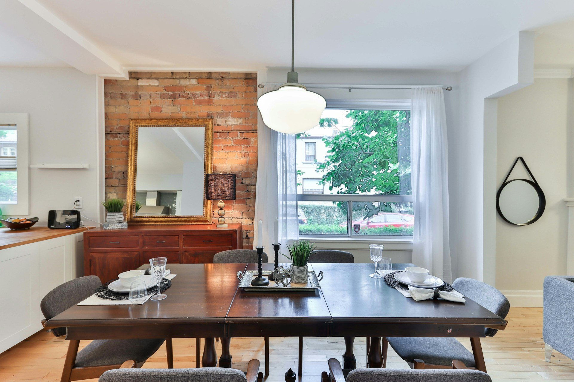 Top Resilient Kitchen Table Surfaces for Thriving Households: A Guide ...
